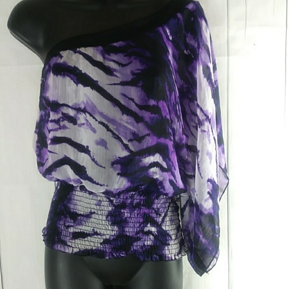 Hot Tempered | Tops | Hottempered One Sleeve Blouse Large | Poshmark